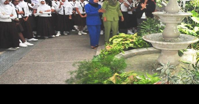 ASJA girls celebrate with fountain | Local News | trinidadexpress.com