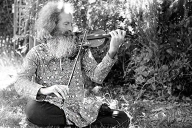 Virtuoso jazz violinist | Arts | trinityjournal.com