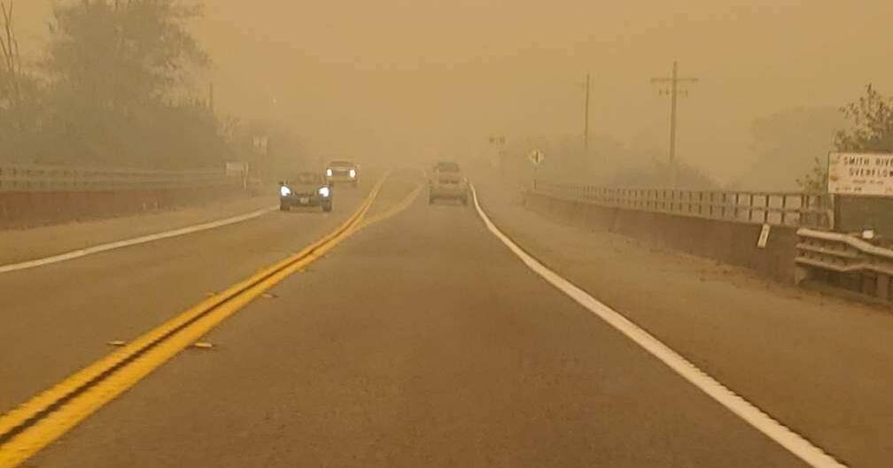 Fast moving fire forces evacuation of Gasquet area | News | triplicate.com