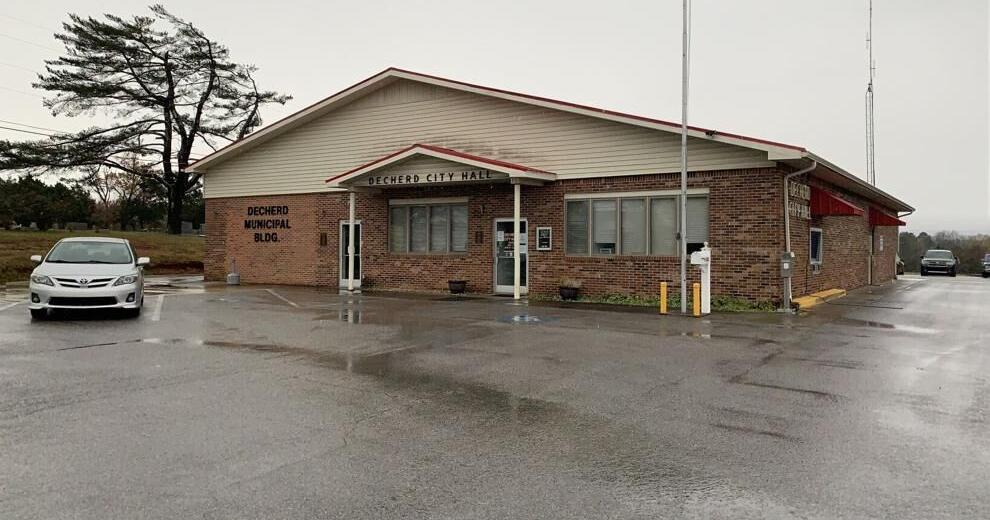 Decherd mayor under fire for bringing beer to meeting | Local News ...