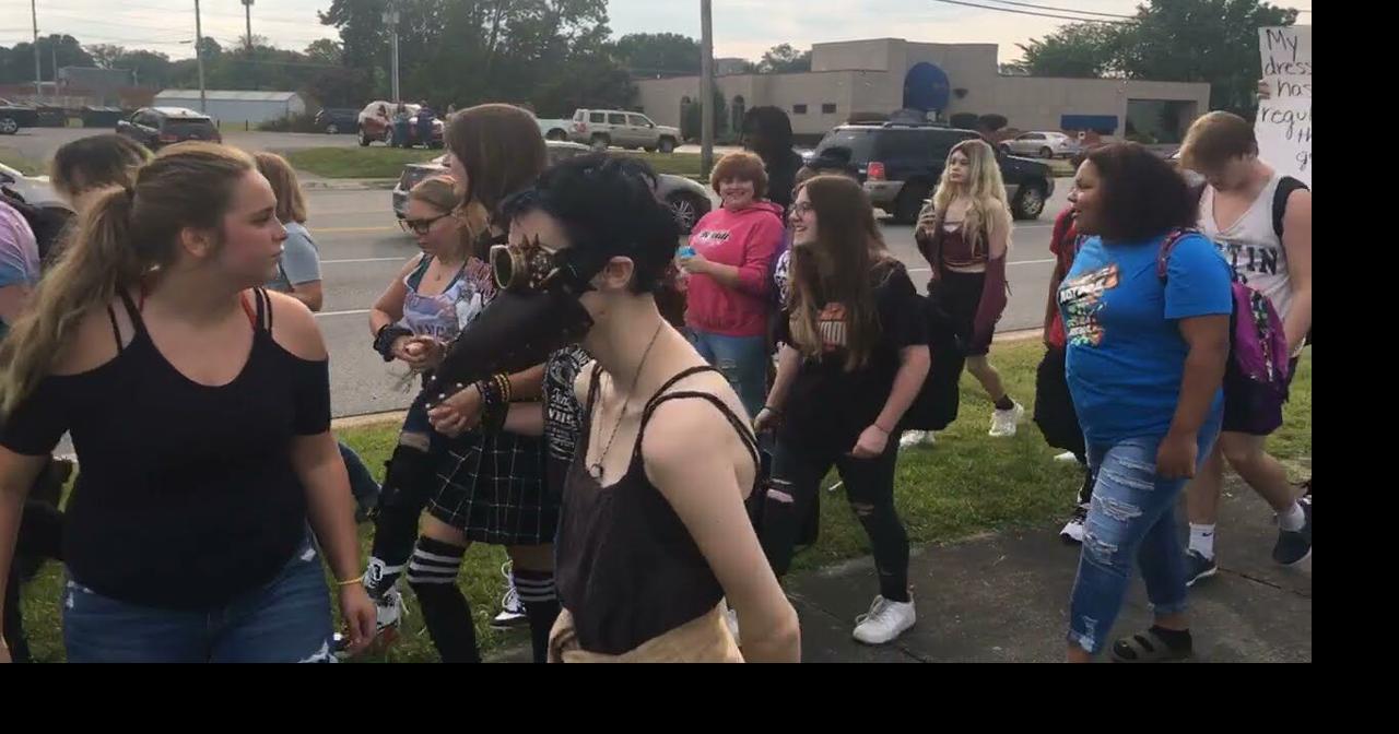THS Protest on Dress Code, Friday, Aug. 6, 2021 | Local News ...