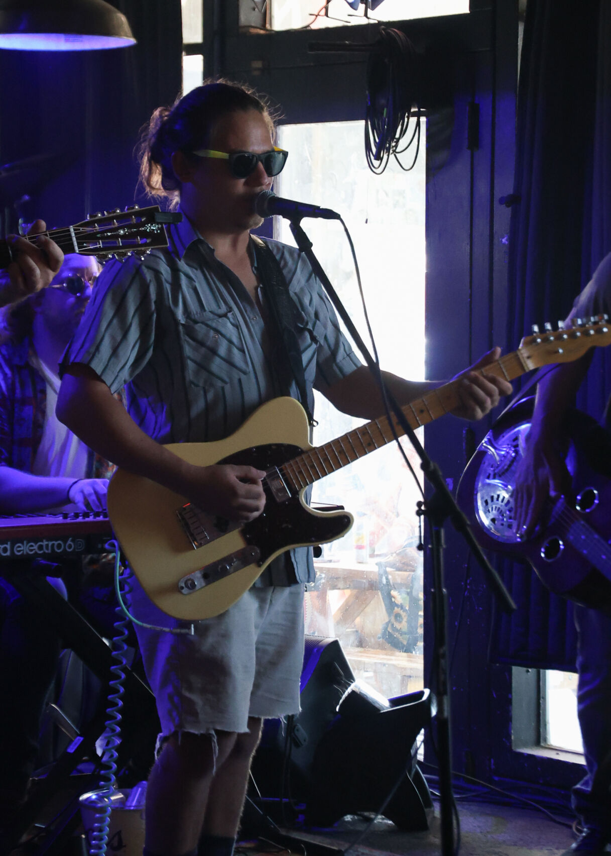 Funky country bluegrass: Johnny Mullenax Band packs Mercury Lounge for ...