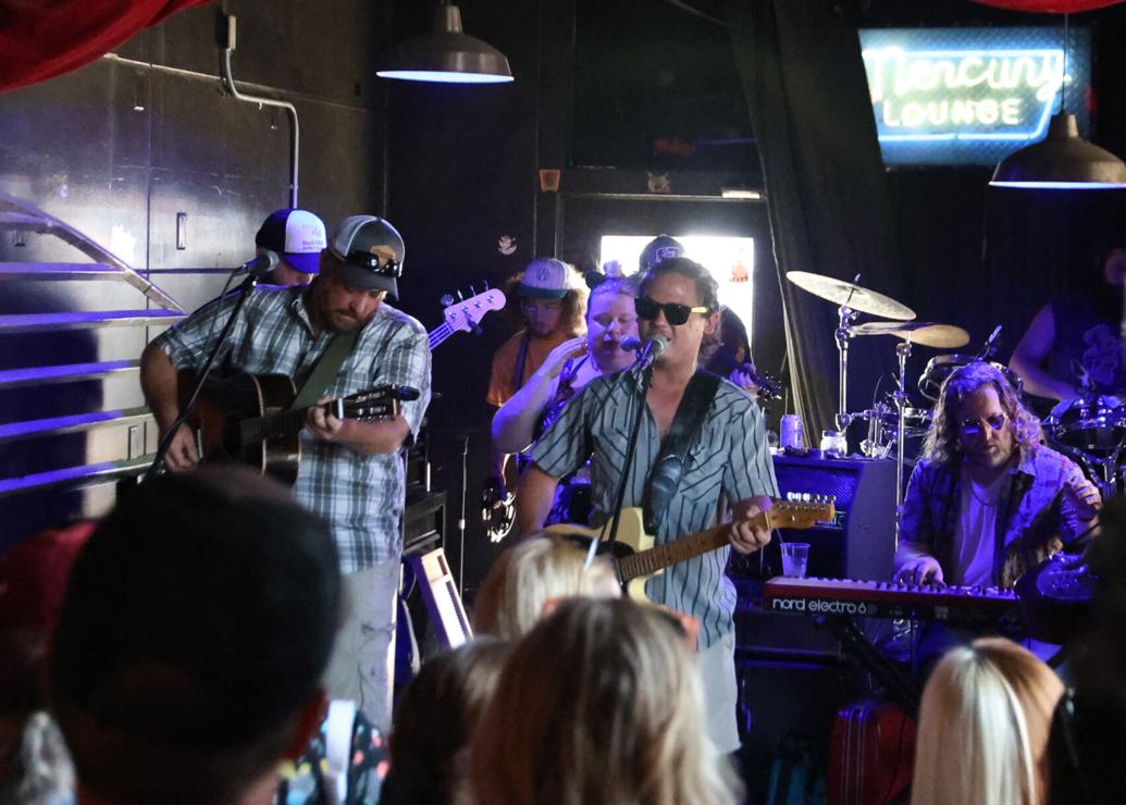 Funky country bluegrass: Johnny Mullenax Band packs Mercury Lounge for ...