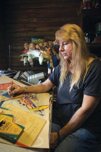 Colored Pencil Expert Brings Objects to Life | November-2018 ...