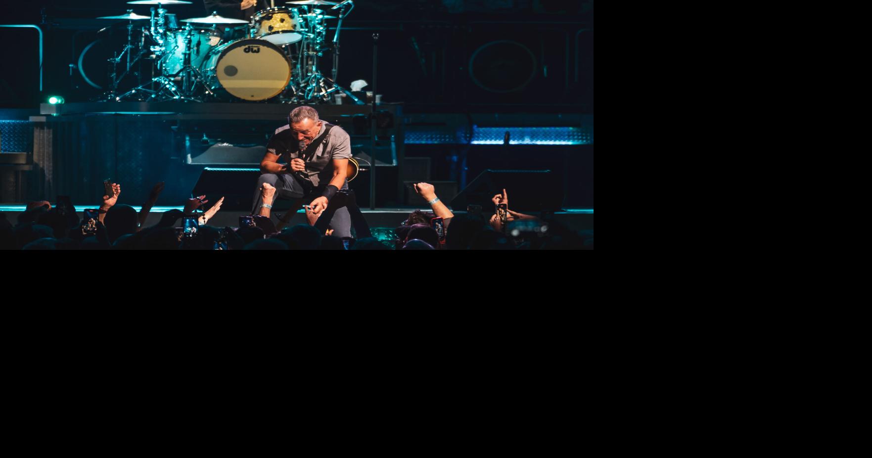 Scenes from Bruce Springsteen and the E Street Band live at BOK Center ...