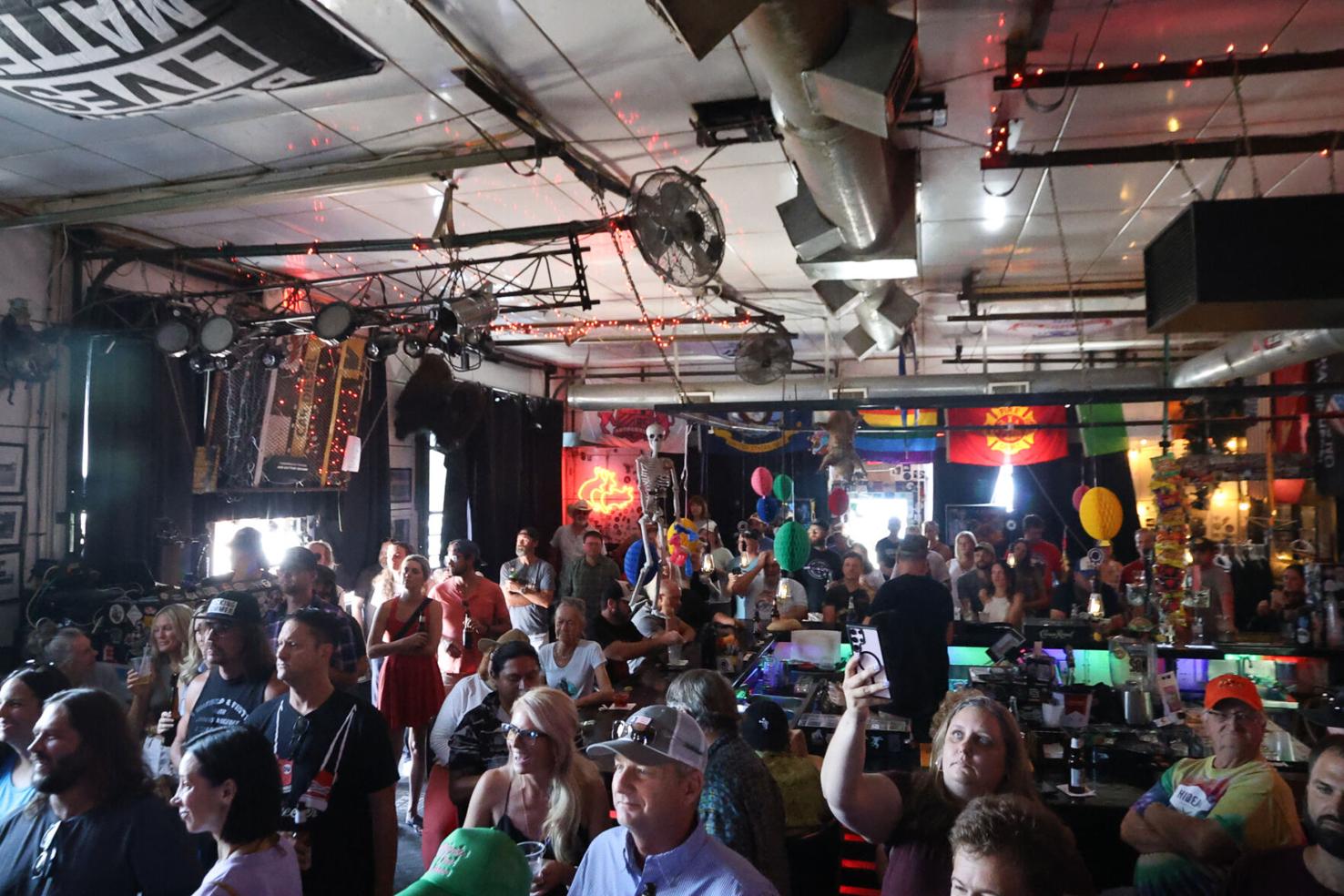 Funky country bluegrass: Johnny Mullenax Band packs Mercury Lounge for ...