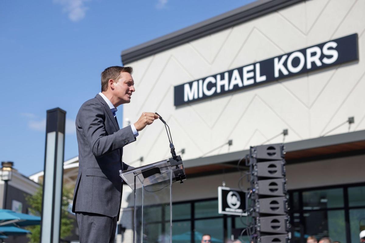 Tulsa Premium Outlets official 'thrilled' at first-day crowd