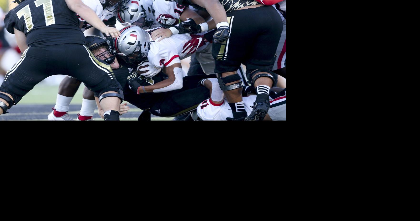 Photos: Union Redhawks defeat Broken Arrow Tigers, 28-7