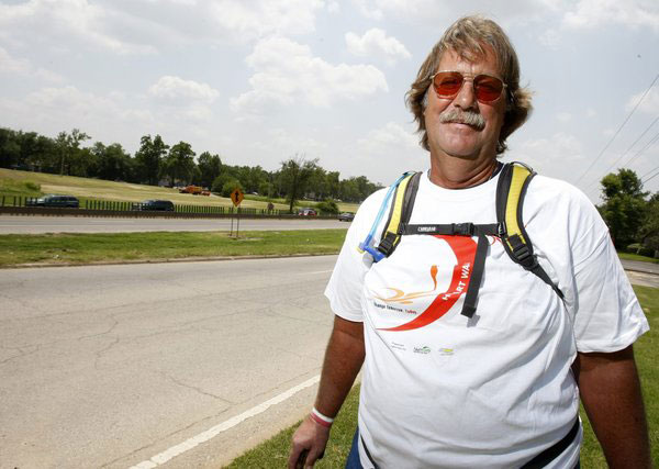 Stroke survivor finishes U.S. walking tour