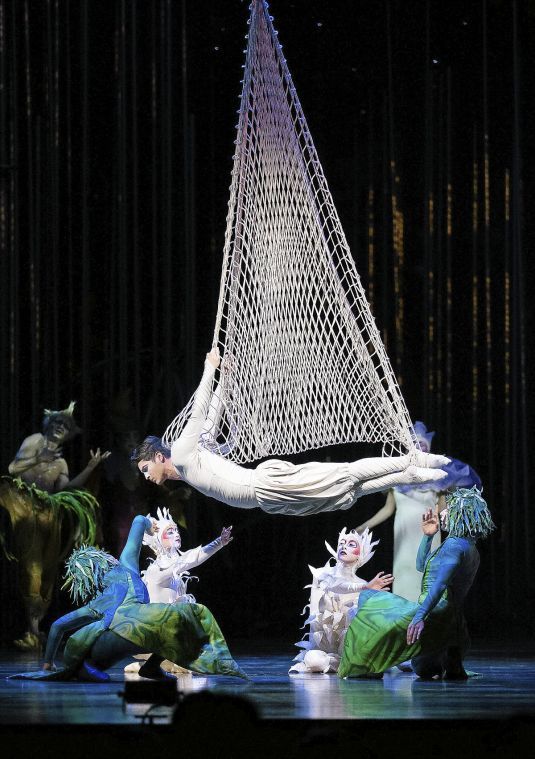 Review: 'Varekai' by Cirque du Soleil combines unique artistry and ...