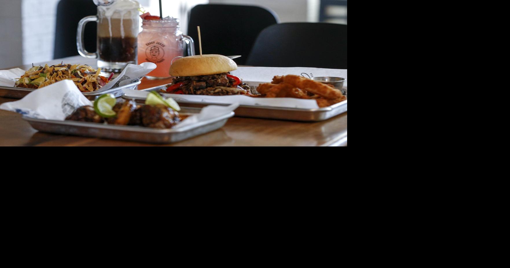 Shaky Jake's serves up solid burgers, franks and drinks