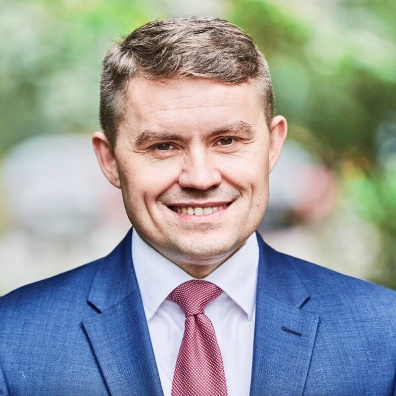 Minister who serves Ukraine's frontline troops visits Tulsa to talk ...