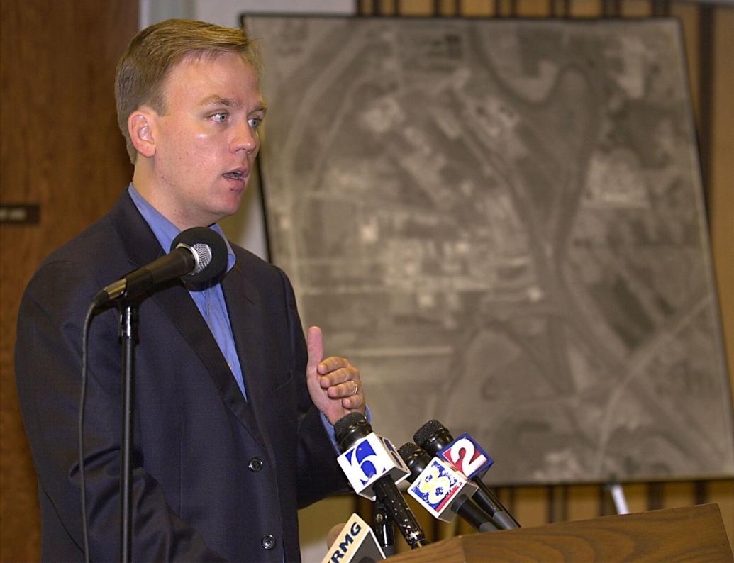 'Empowering leader and public servant': Brad Carson, former congressman ...