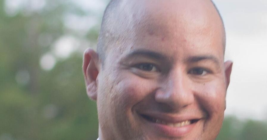 Alex Echevarria moves up as Hale's boys basketball head coach