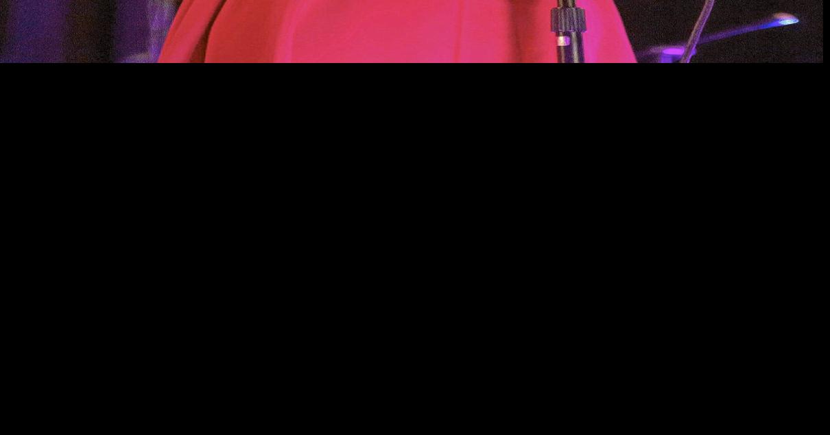 With her new release, Annie Ellicott plans immersive show