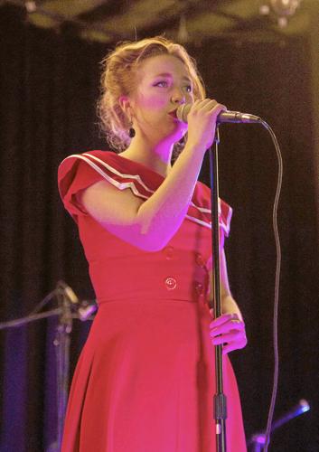 With her new release, Annie Ellicott plans immersive show