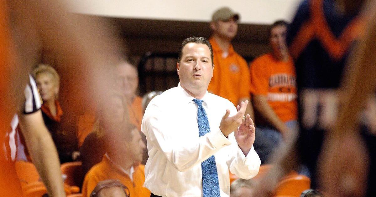 Former Oklahoma State player Brooks Thompson dies at age 45