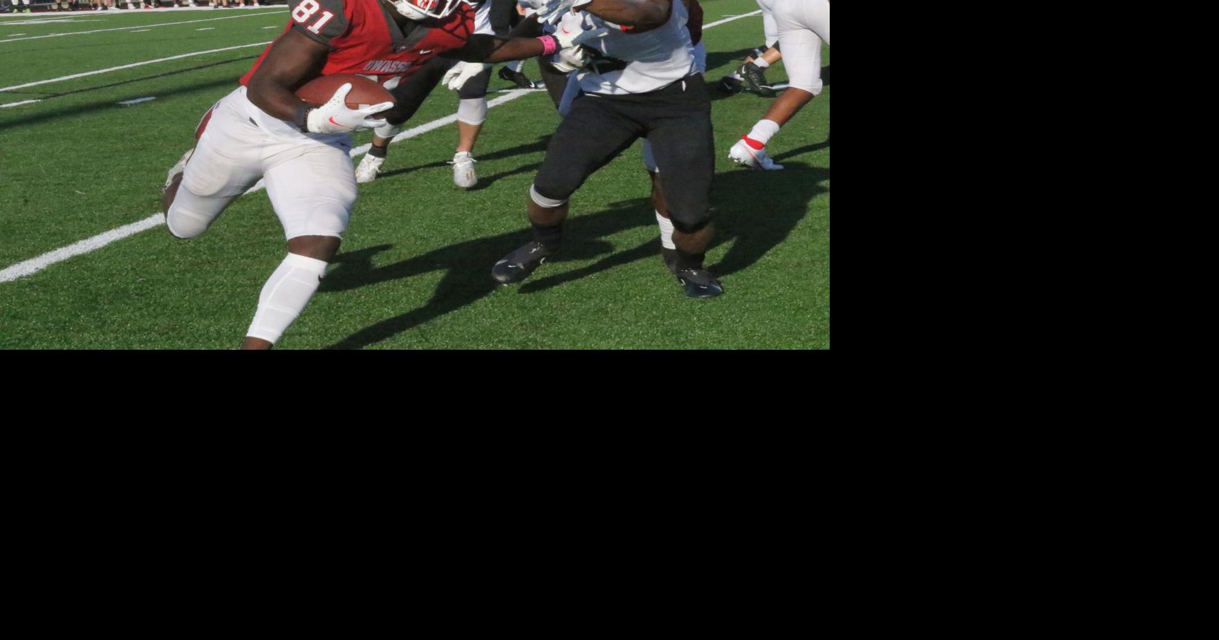 Owasso football: Battle for quarterback job continues following scrimmage