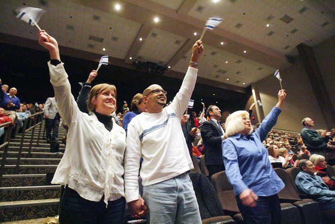 Pro-Israel rally draws a crowd at Victory Christian Center