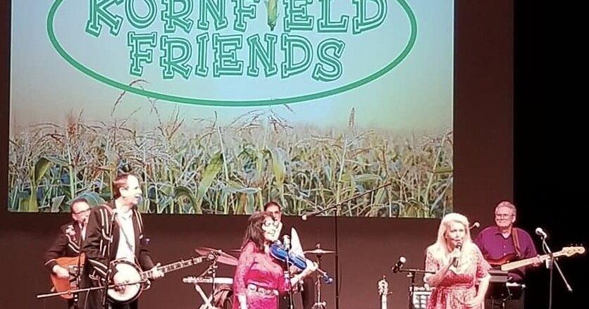 'Hee Haw' performers reunite at a tribute show in Grove