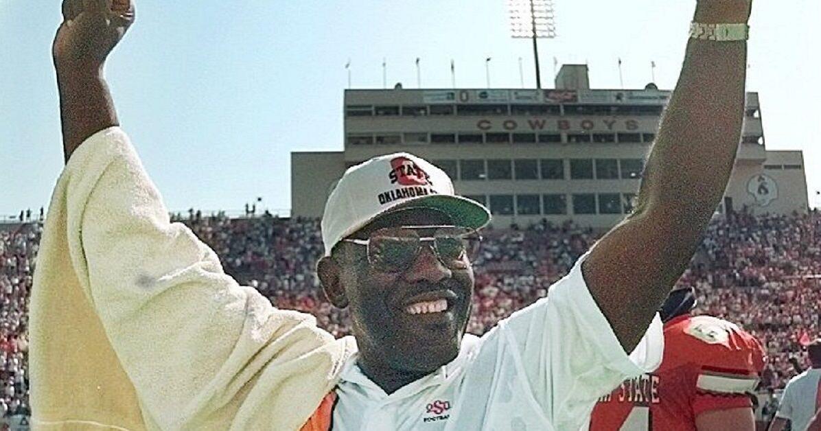 Former Oklahoma State football coach Bob Simmons | Photos