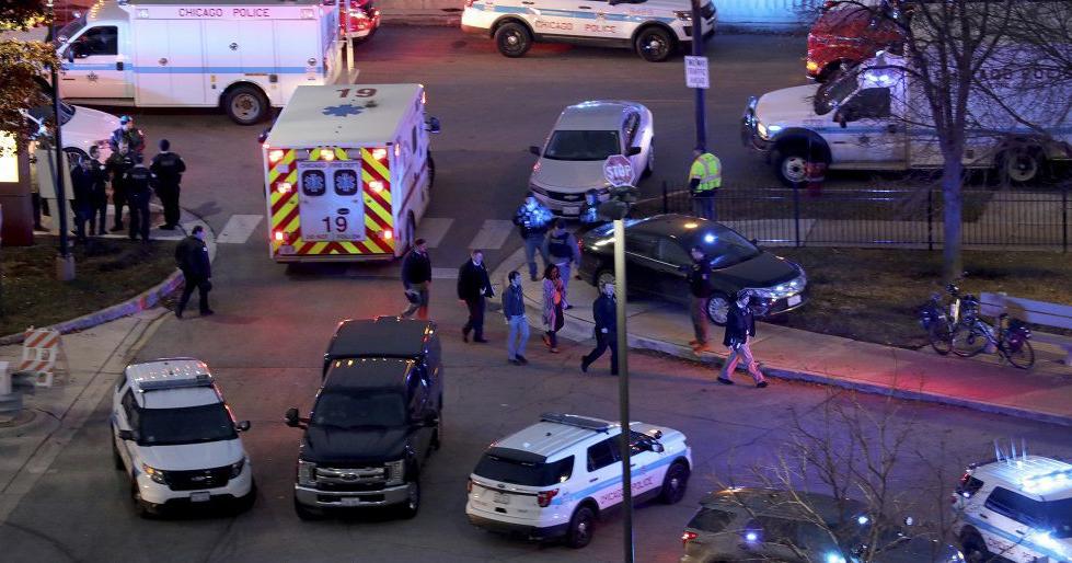 4 dead, including gunman, after argument at Chicago hospital erupts ...
