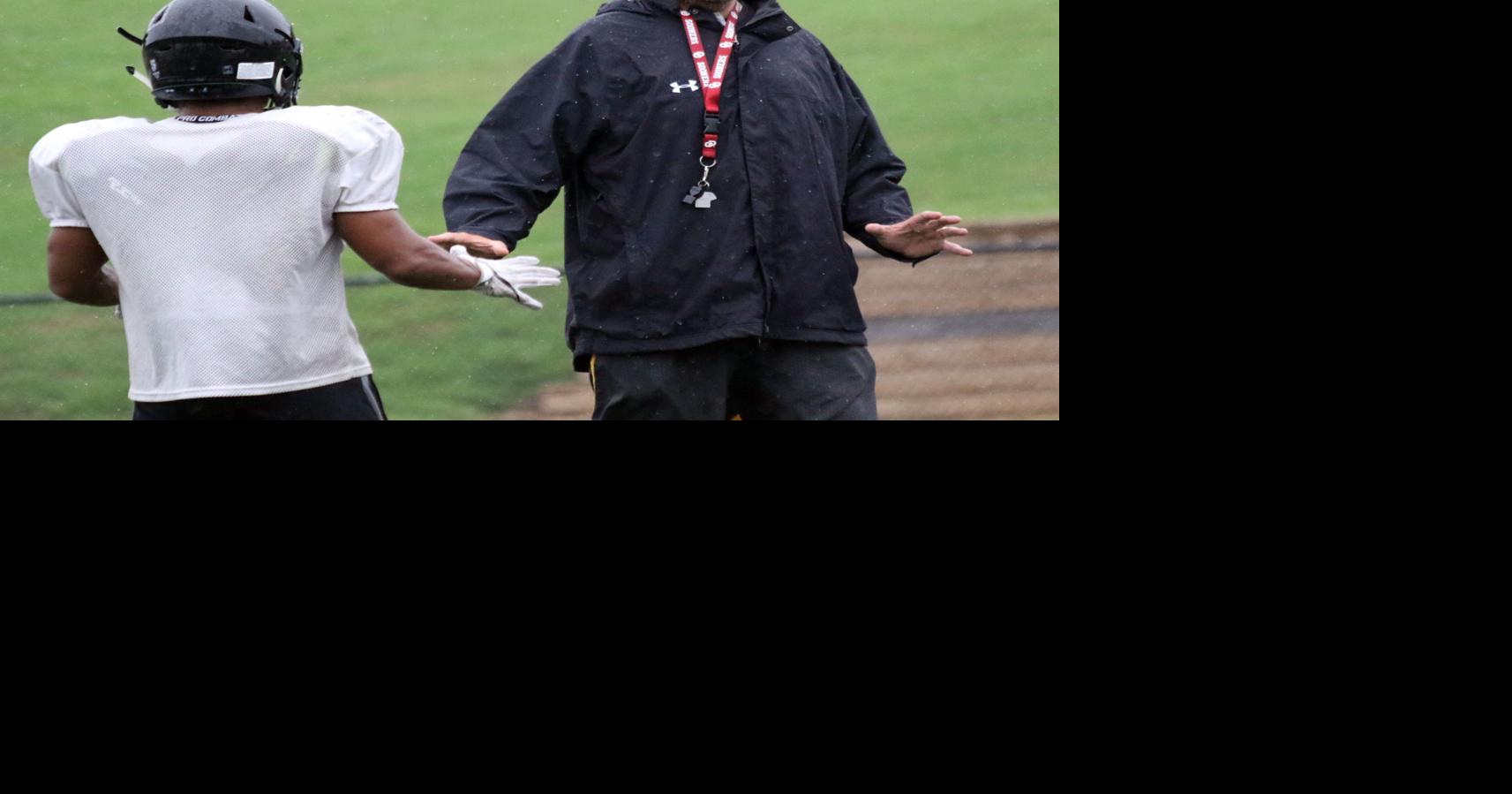 High school football: Sandites coach Dustin Kinard 'determined to fight ...