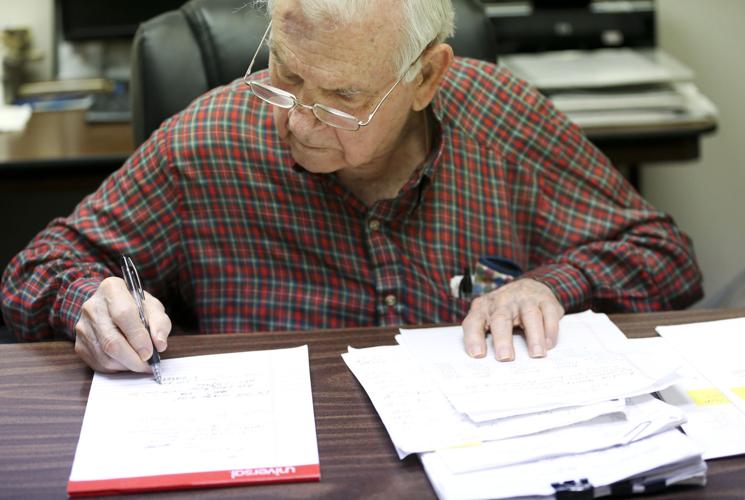 90-year-old GasTech engineer celebrates last day on the job