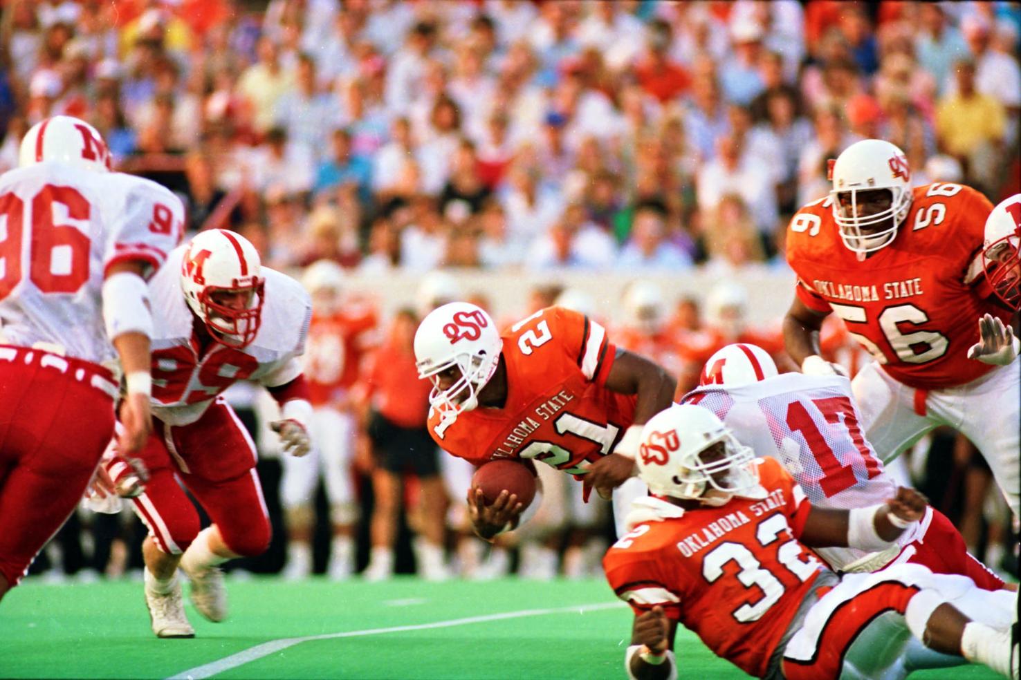 Oklahoma State RB Barry Sanders won Heisman Trophy in 1988