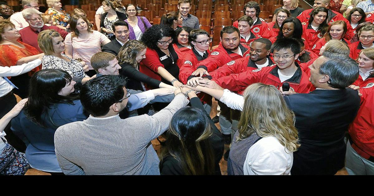 Stacy Schusterman: Stop cuts to Americorps funding