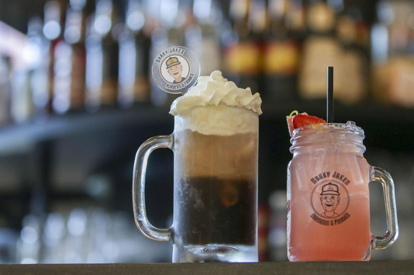 Shaky Jake's serves up solid burgers, franks and drinks