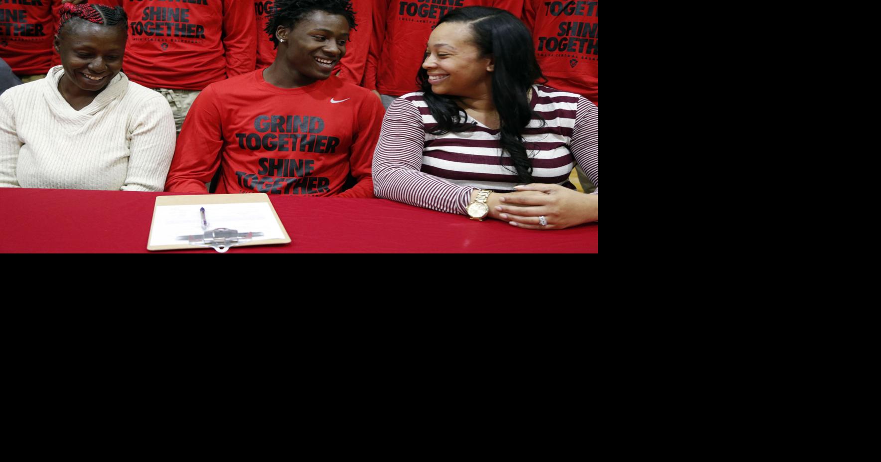 High school column: Central's Elijah Landrum signs with SMU