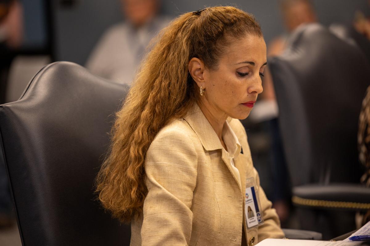 Suzanne Reynolds resigns from state education board