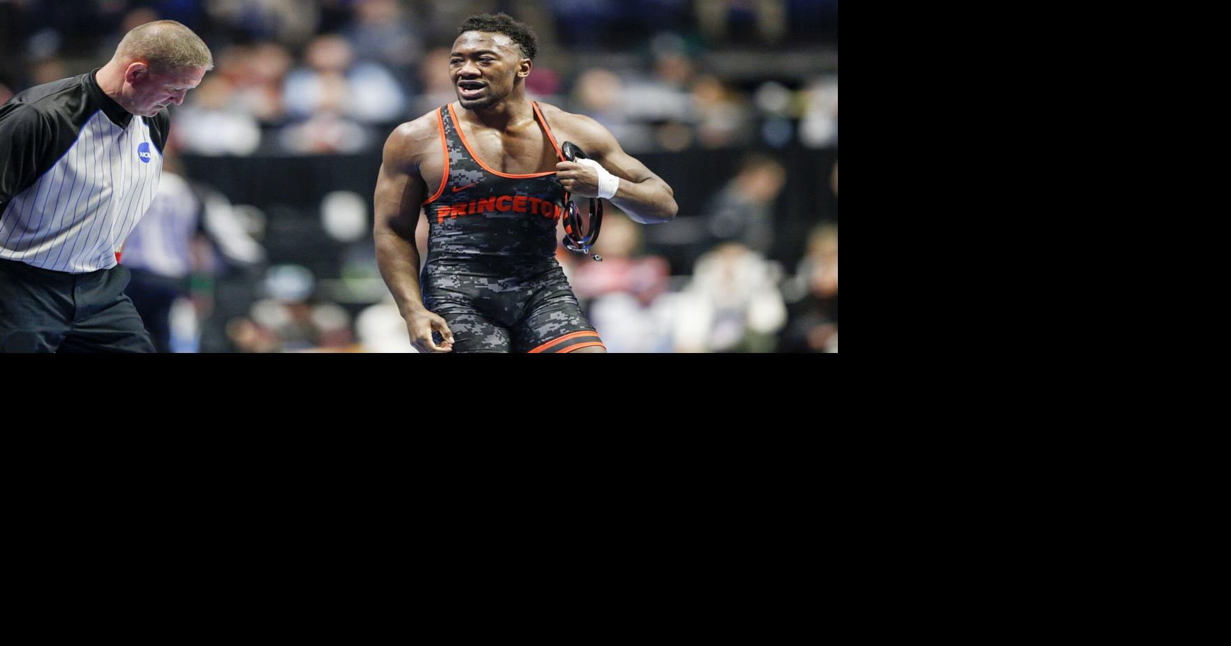 Daton Fix upset in NCAA semifinals; Kenny Monday’s son Quincy Monday ...