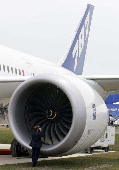 Rolls-Royce says Boeing 787 engine fails test