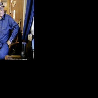 Frank Linzy, former MLB pitcher, is happy just to stay at home