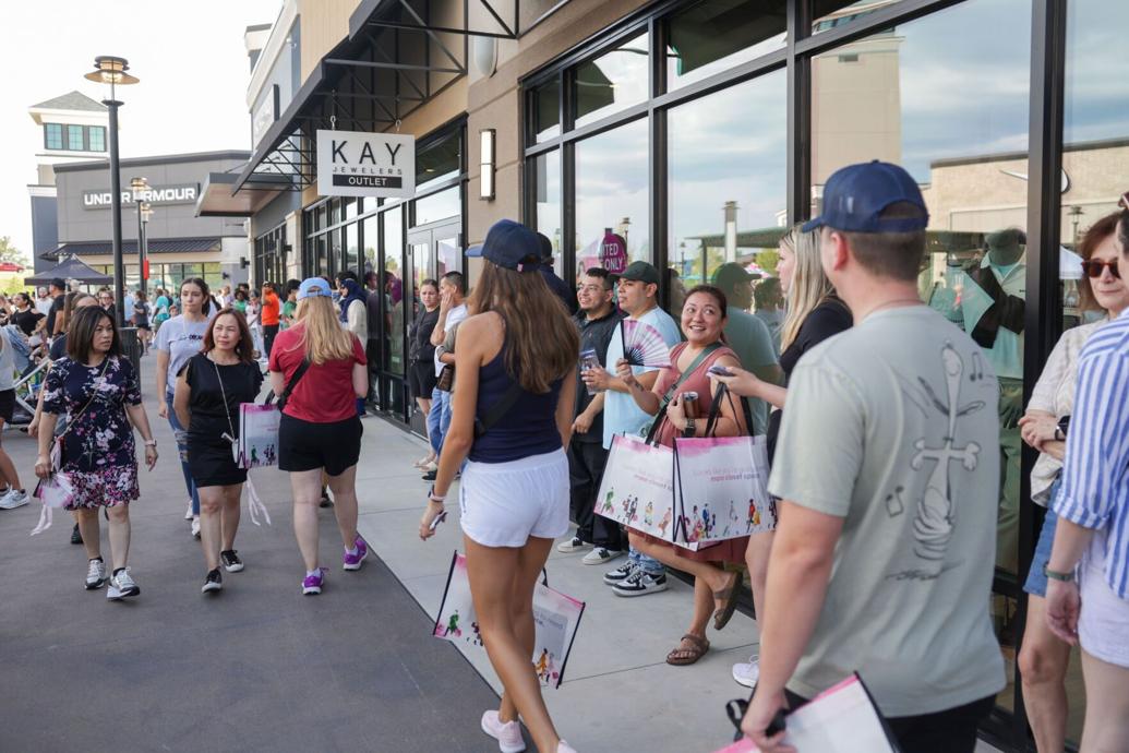 Tulsa Premium Outlets official 'thrilled' at first-day crowd
