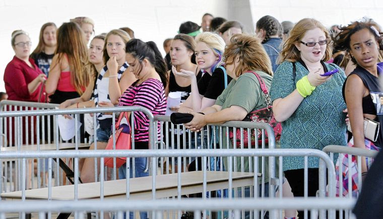 One Direction: Screaming fans, some sobbing, fill BOK Center for sold ...