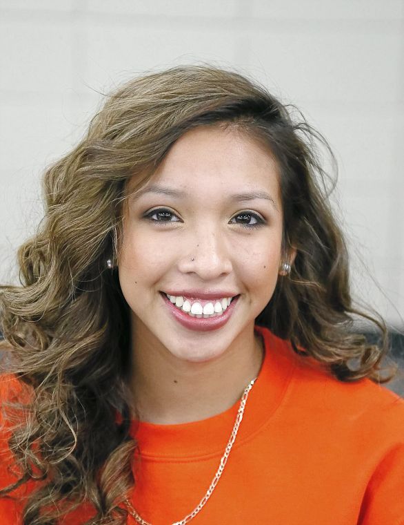 Lora Riley's Instagram, Twitter & Facebook on IDCrawl