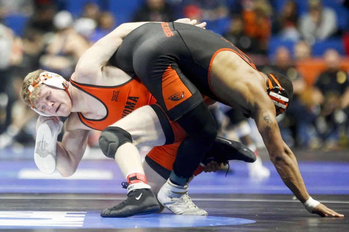 OSU wrestlers dominate No. 4 Iowa State to extend winning streak