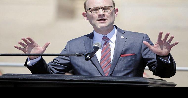 Political Notebook: Top Democrat in state House changes tack on special ...