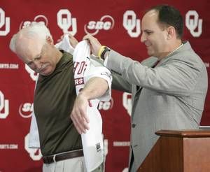 Former OU baseball coach-for-a-day Gene Stephenson lands Wichita State ...