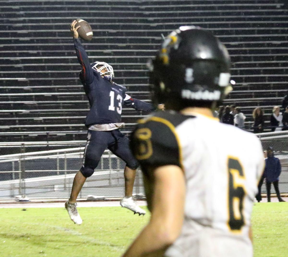 FOOTBALL: Sandites give up field goal in OT for 23-20 district loss ...