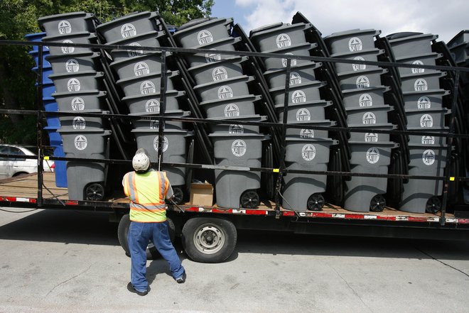 Delivery of new trash carts begins in Tulsa