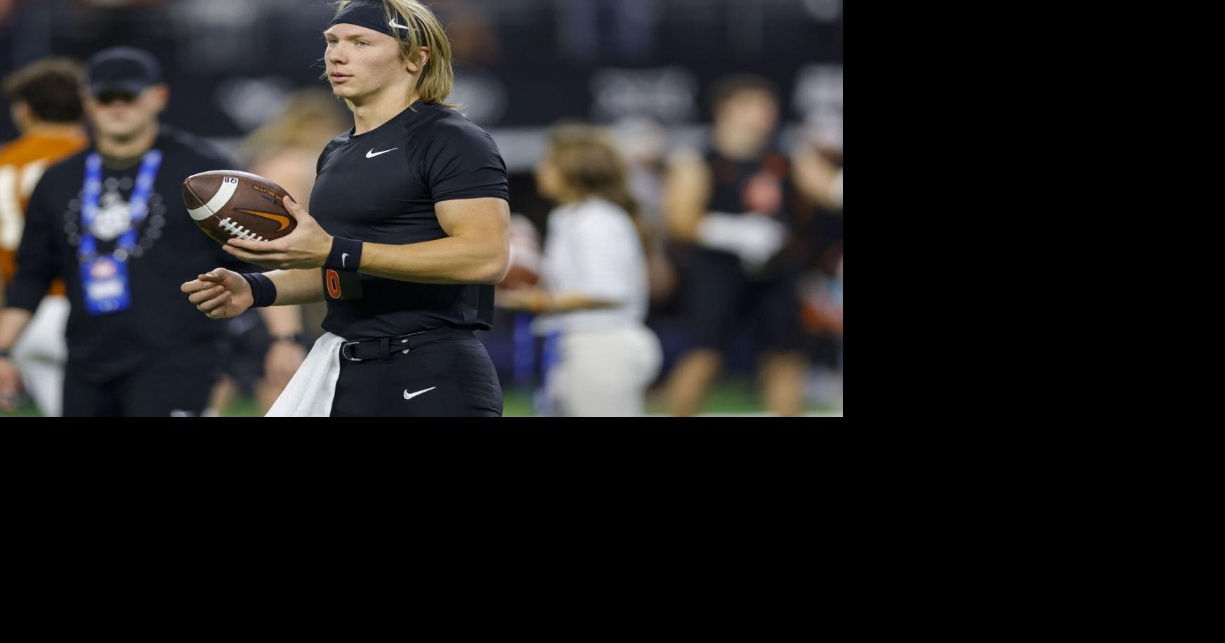 Should Zane Flores replace Alan Bowman as the starter?