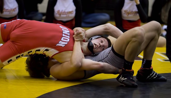 High school wrestling: Dual state's new format makes for drama-packed day