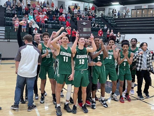 'Underrated' Tahlequah repels Hale rally, reaches 5A boys state ...