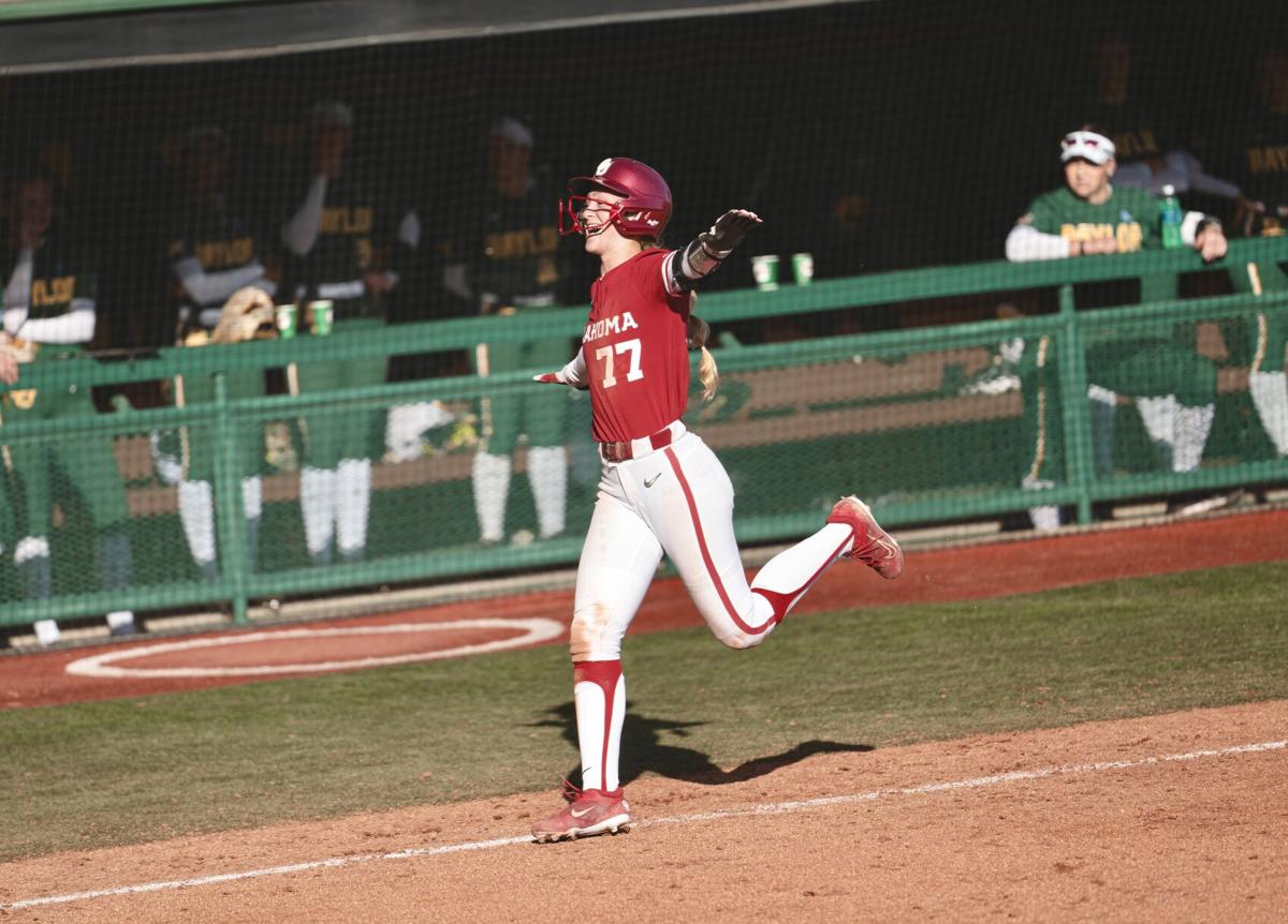 OU's Sydney Barker introduces herself to college softball world with ...