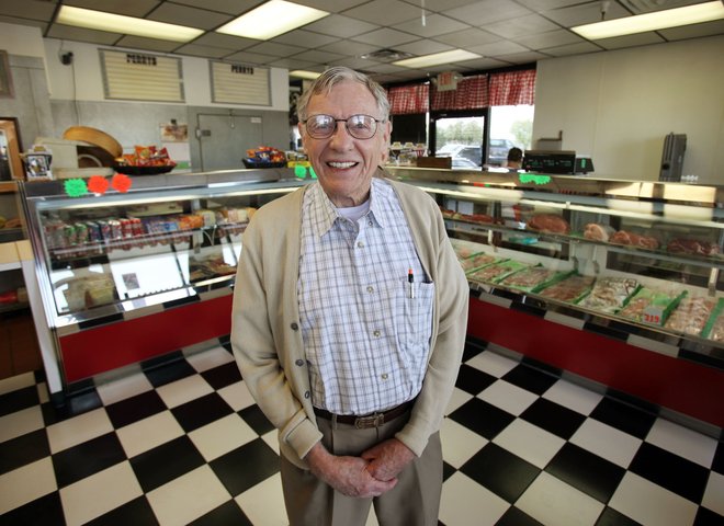 Perry's Food Store opens second, southside location