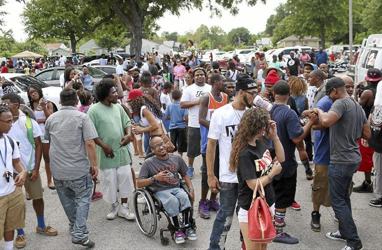 Father of slain girl pleads for peace, unity at north Tulsa anti-gang rally